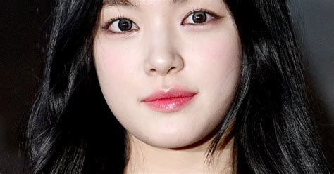 하츠투하츠 유하 돋보이는 미모