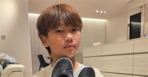 이동국 아들 시안 누나한테 후원받는 유망주 대를 이어 선수 되길