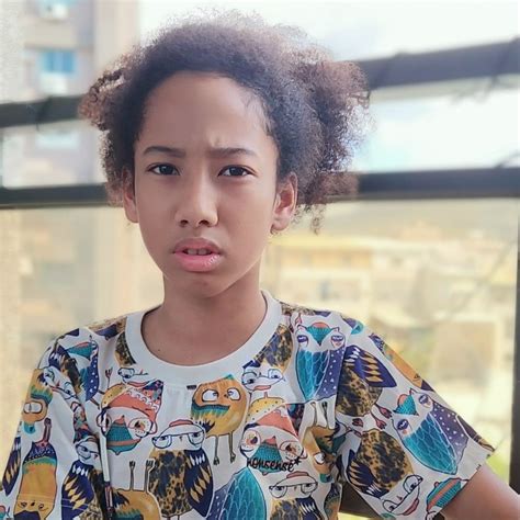 老姜家在台日常 Js Life In Taiwan 這天，打開j大哥用的 Ig首頁，它推薦了一篇文， 👧內容是：14歲。單身。想要交男朋友，求認識。 然後附上這個國中生穿細肩帶，化妝的