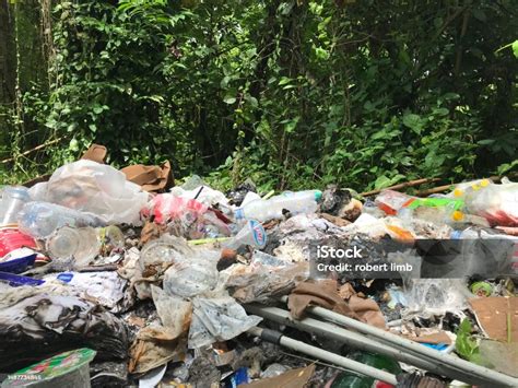 Ejemplo De Contaminación Ambiental Indonesia Por Verter Basura En