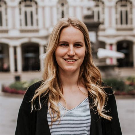 Autorenprofil Nadine Pinner ☀ Autarq Magazin