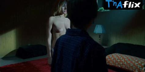 Rohee Rohe Breasts Underwear Scene In Vaidya