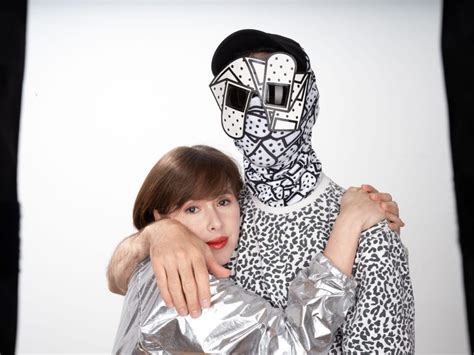 הורסים ובונים מחדש זוג האמנים ניצן מינץ ודדה בריאיון זוגי מגזין לגיט Legit Magazine