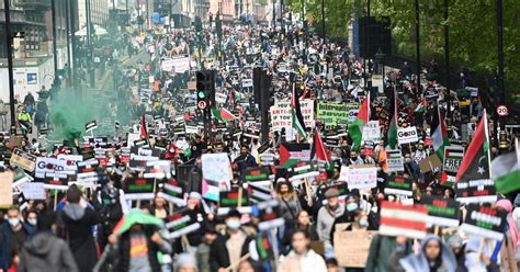 Miles De Personas Vuelven A Marchar En Reino Unido Y Francia En Apoyo A