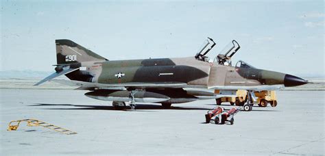 Great Picture Of A F 16 Night Refueling Raviation