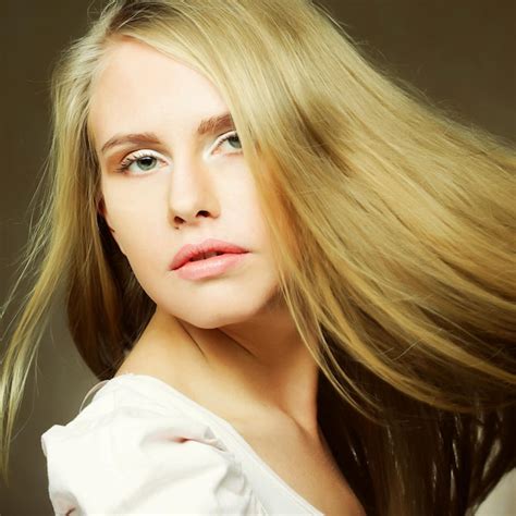 Mujer Bonita Rubia Foto Premium