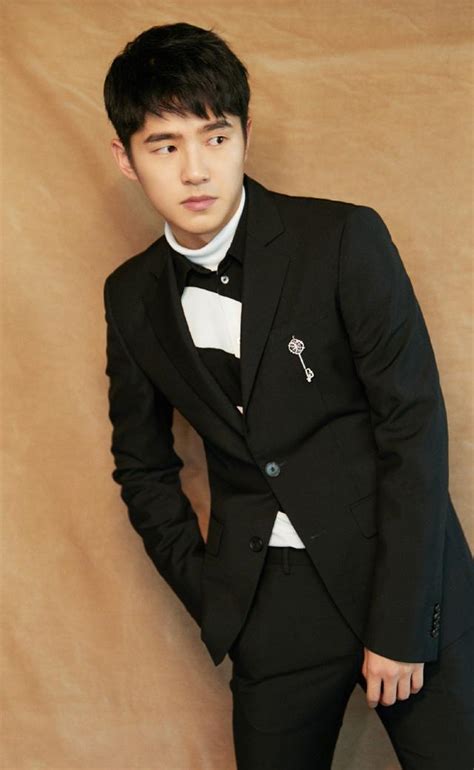 刘昊然帅气时尚活动写真照 搜狐大视野 搜狐新闻