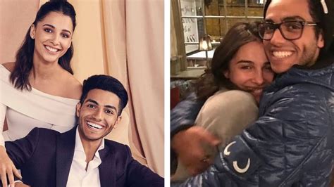 Mena Massoud And Naomi Scott Couple Moments مينا مسعود ونعومي سكوت لحظات زوجين Youtube