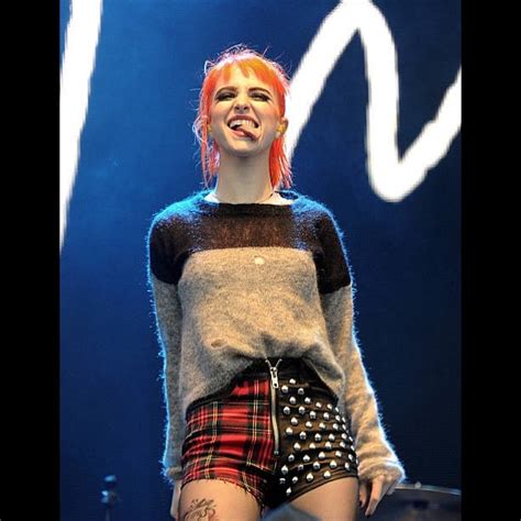 Hayley Williams No Top