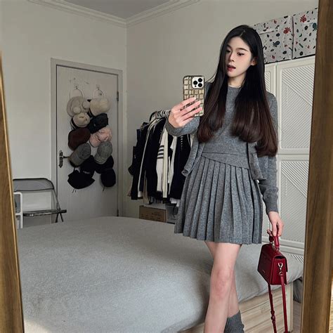 위드포에버 봄신상코디세트 그레이 심플 무지 쓰리피스 라운드넥 반팔 니트 니트 가디건 플리츠 미니 스커트 투피스 셋업