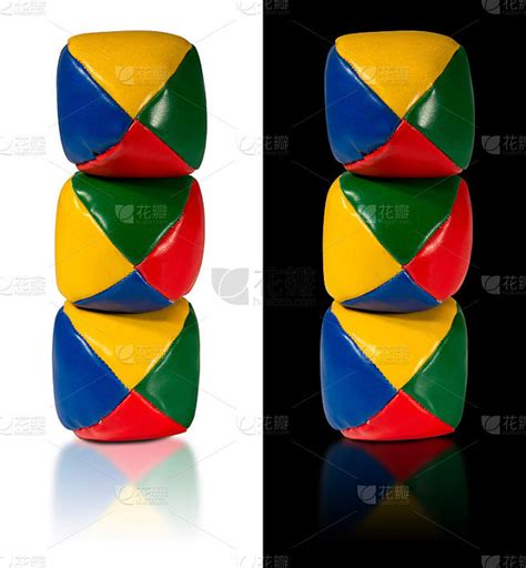 杂耍球孤立的白色和黑色