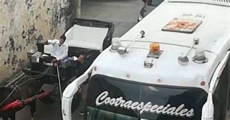 Polémica Por Parqueo De Buses De Turismo En El Centro Histórico El