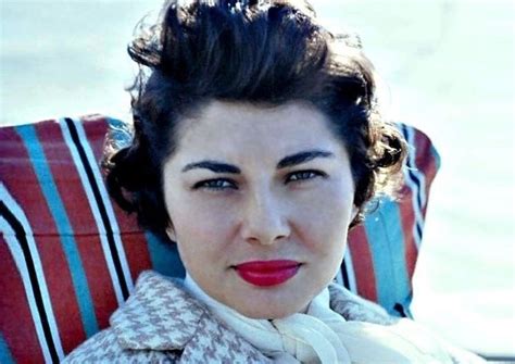 خاطرات ثریا اسفندیاری؛ گفتند شاه عکس‌های تو را در حال اسکی دیده و می‌خواهد بیش‌تر ببیند