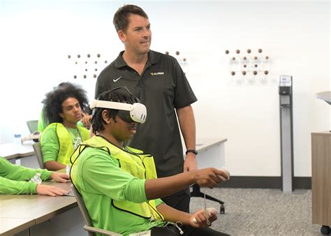 Exelon Launches Boys To Stem Academy To Support Stem Education For