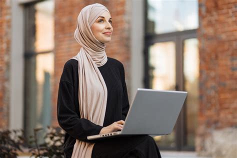 Imágenes De Hijab Descubre Bancos De Fotos Ilustraciones Vectores Y
