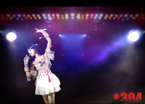 Cos舞台女帝押切演绎《超时空要塞》林明美新浪图片