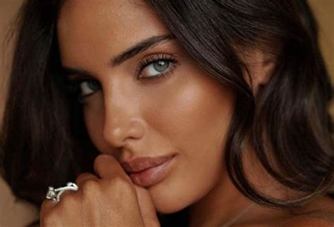 زوجة إلكاي جوندوجان تهاجم منتقديه وتدخل حرب التصريحات ببرشلونة كورة بلس