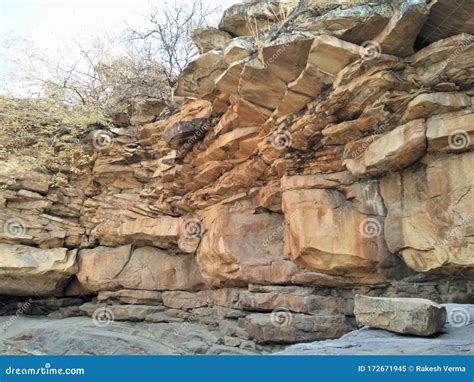 Sedimentry Rock Formation Stock Image Image Of Tree 172671945