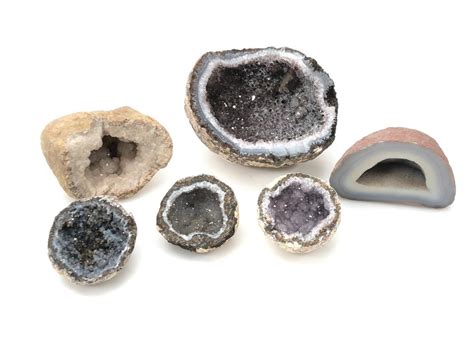 Lot Lot Of 6 Assorted Geodes