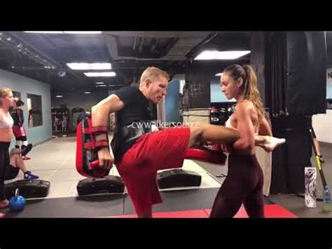 Lindsey Morgan And Emily Bett Rickards Workout And Fight Training Youtube
