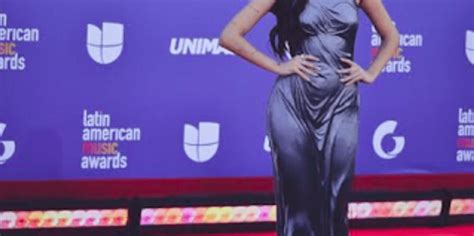 Emilia Se Robó Las Miradas En Los Latin Amas Con Su “wet Look” Rotativo