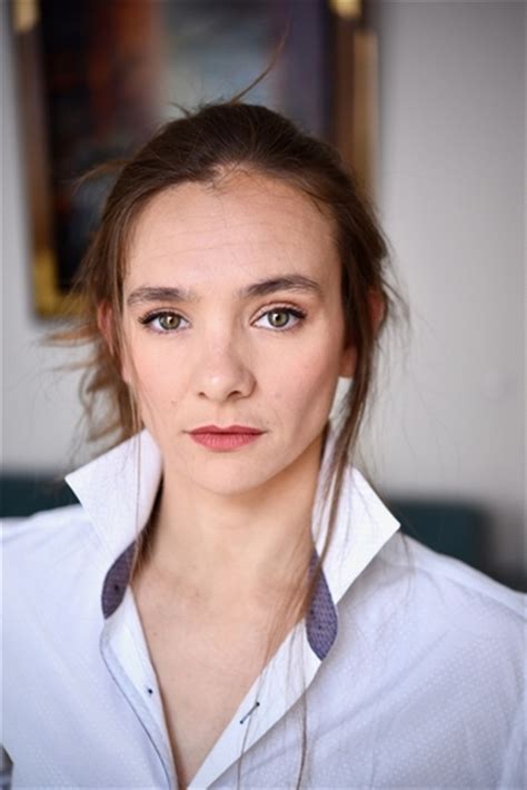 Cassandre Vittu De Kerraoul Fiche Artiste Artiste Interprète