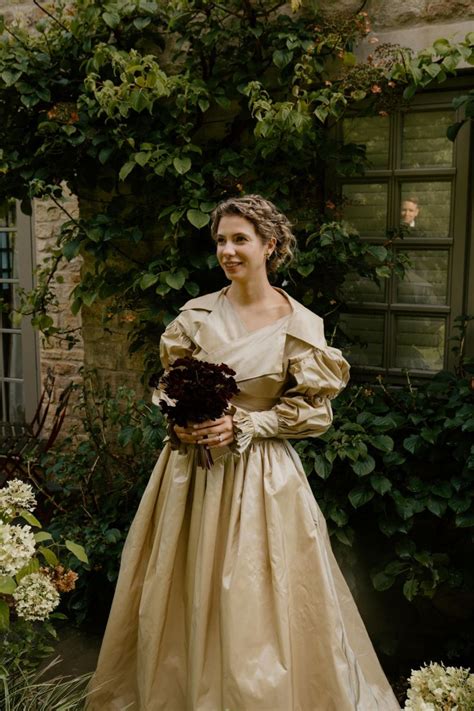 19 Brides Who Wore Glittering Gold Wedding Dresses