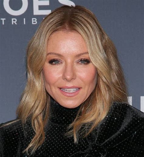Kelly Ripa Switches Up Her Appearance With A Brand New Hairstyle And