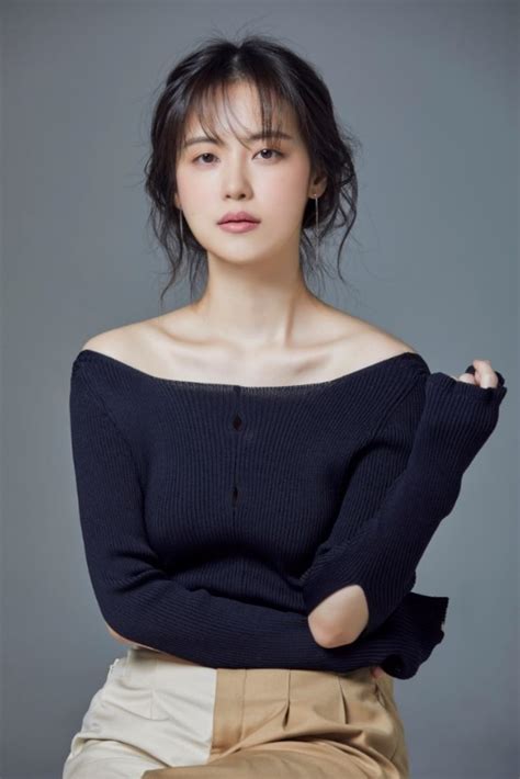 서윤아 와이피플이엔티와 전속계약 체결