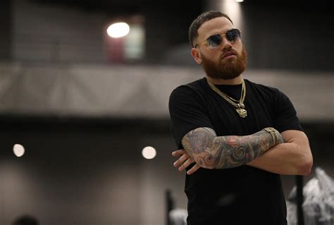 Miky Woodz Tira Los 90 Piketes” Pa Que Lo Disfrutes Desde Tu Casa