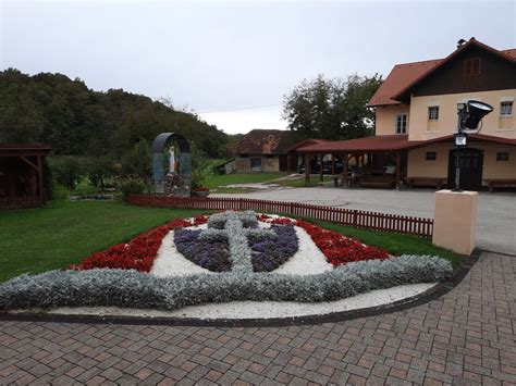 Vlč Ivan Vučak Godišnje Više Od 50 Tisuća Ljudi Hodočasti Kući Bl Stepinca Veselimo Se