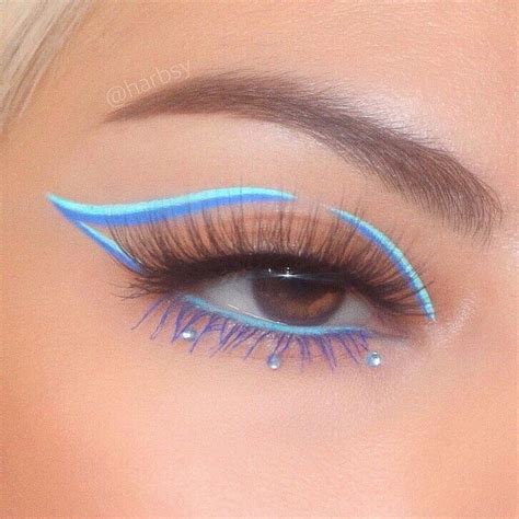 Blue Graphic Eyeliner Eye Makeup Look Artofit