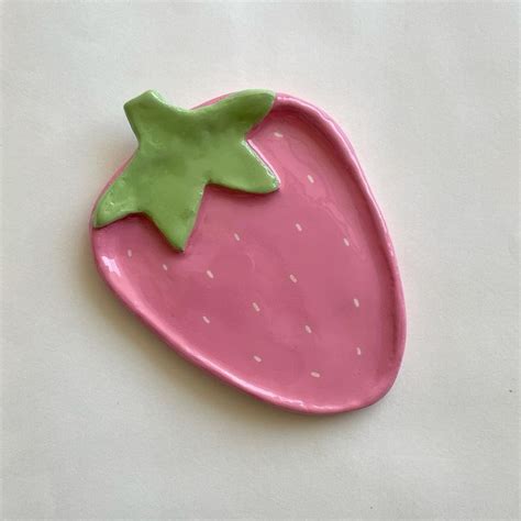 Strawberry Trinket Dish🌱 Clay Crafts Clay Pot Crafts Air Dry Clay