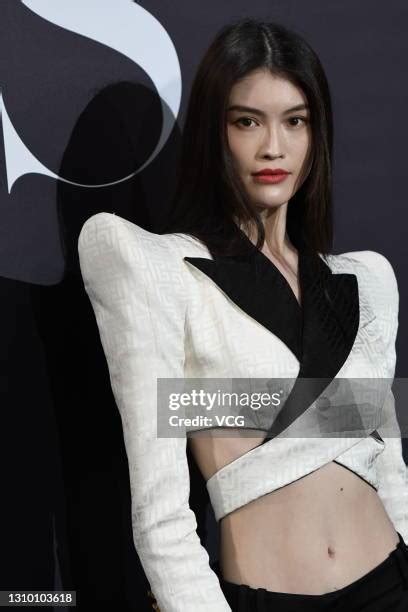 Sui He Model Photos And Premium High Res Pictures Getty Images