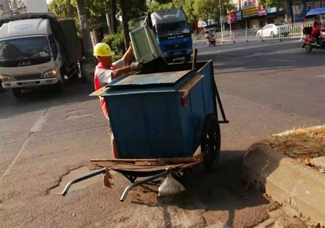 环卫服务中心精细化作业 高标准提升市容环境垃圾