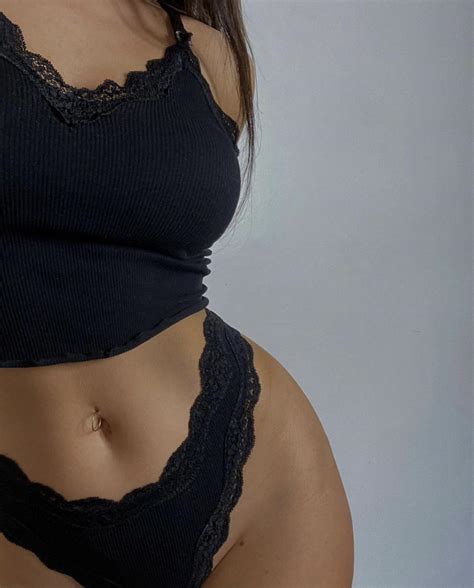 Shes Got Such A Tight Body Scrolller