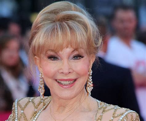 Barbara Eden Biography Book Jeannie Out Of The Bottle By Barbara Eden Jrvpz