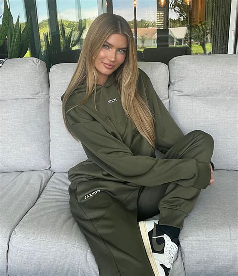 Hayley Maxfield Bio Age Height Wiki Models Biography