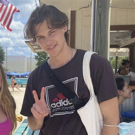 Chris Briney Actrice Beauté Illustration Aesthetique