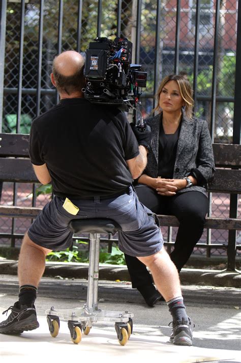Mariska Hargitay Law And Order Special Victims Unit Set In Nyc 09