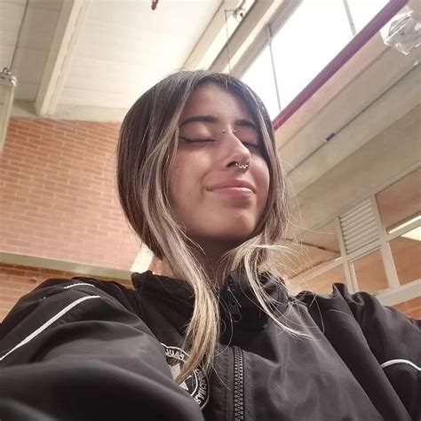 Iris Peña Iris P8 • Threads Say More