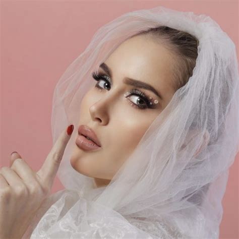 What Education Do You Need To Become A Makeup Artist Make Up Atelier