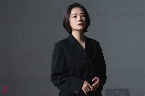 김현주 포스터 촬영 비하인드 사진 연예이슈 수다방 네모판