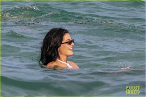 Kendall And Kylie Jenner Go Swimming With Friends In St Tropez Photo 5179499 Bikini Kendall