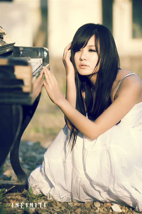Korean Cute Model Ryu Ji Hye 류지혜 With Lovely White Dress K Mall