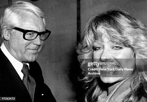 Farrah Fawcett With Cary Grant For Faberge Nachrichtenfoto Getty Images