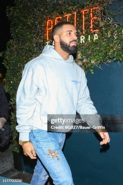 Singer Drake Photos And Premium High Res Pictures Getty Images