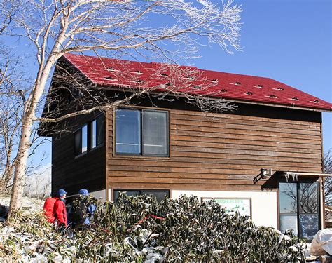 Web東海新報｜避難小屋 新たな姿に、五葉山・石楠花荘の改築が完了し供用開始