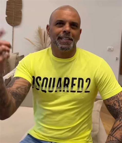 אייל גולן תחת ביקורת קשה לשירו החדשאתה הכי בדיחה נשמע חיקוי שמועה בידור