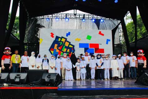 Jne 32 Tahun Kobarkan Semangat Bangkit Bersama